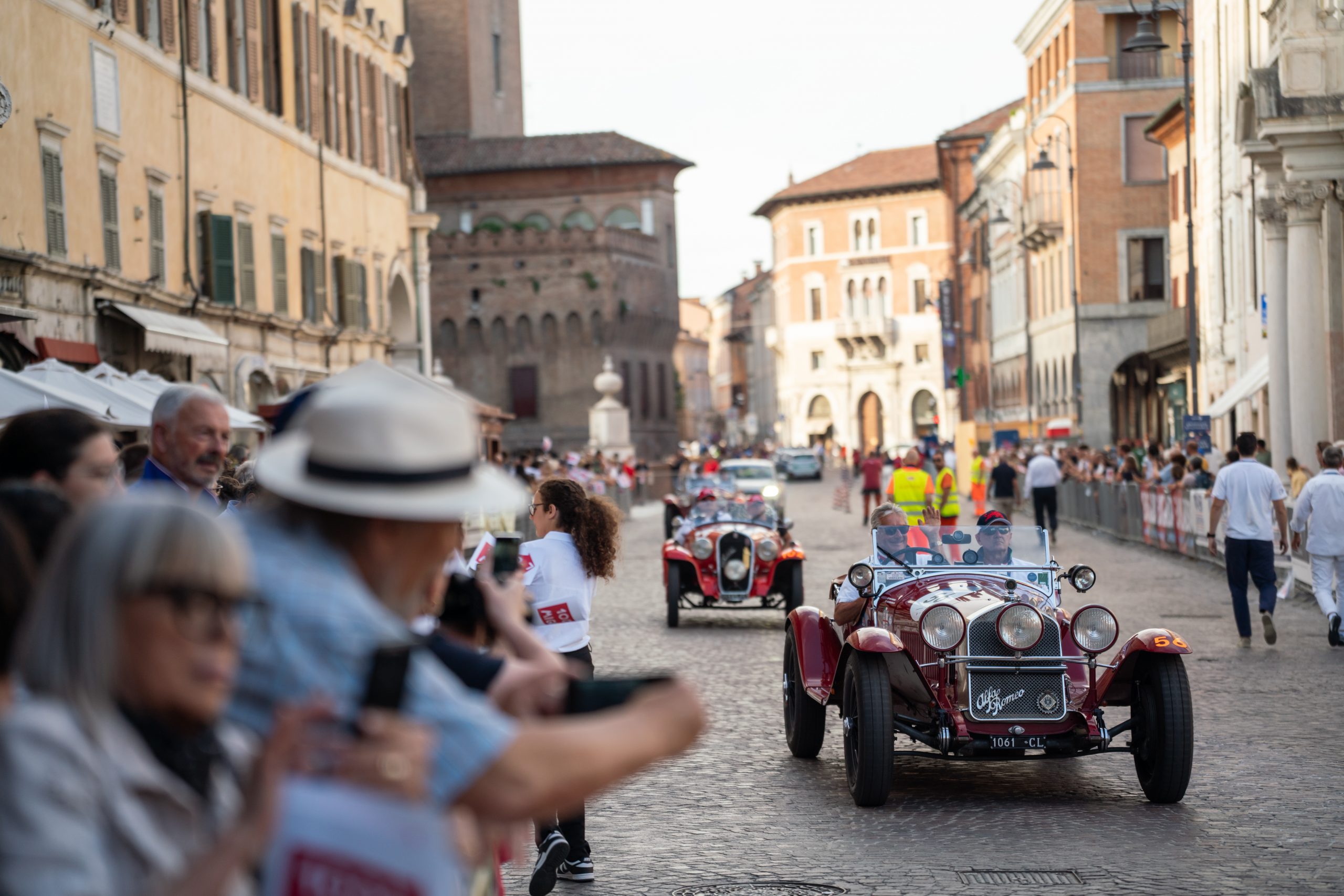 1000 Miglia 2025, convoy on its way to the leg finish line in San ...